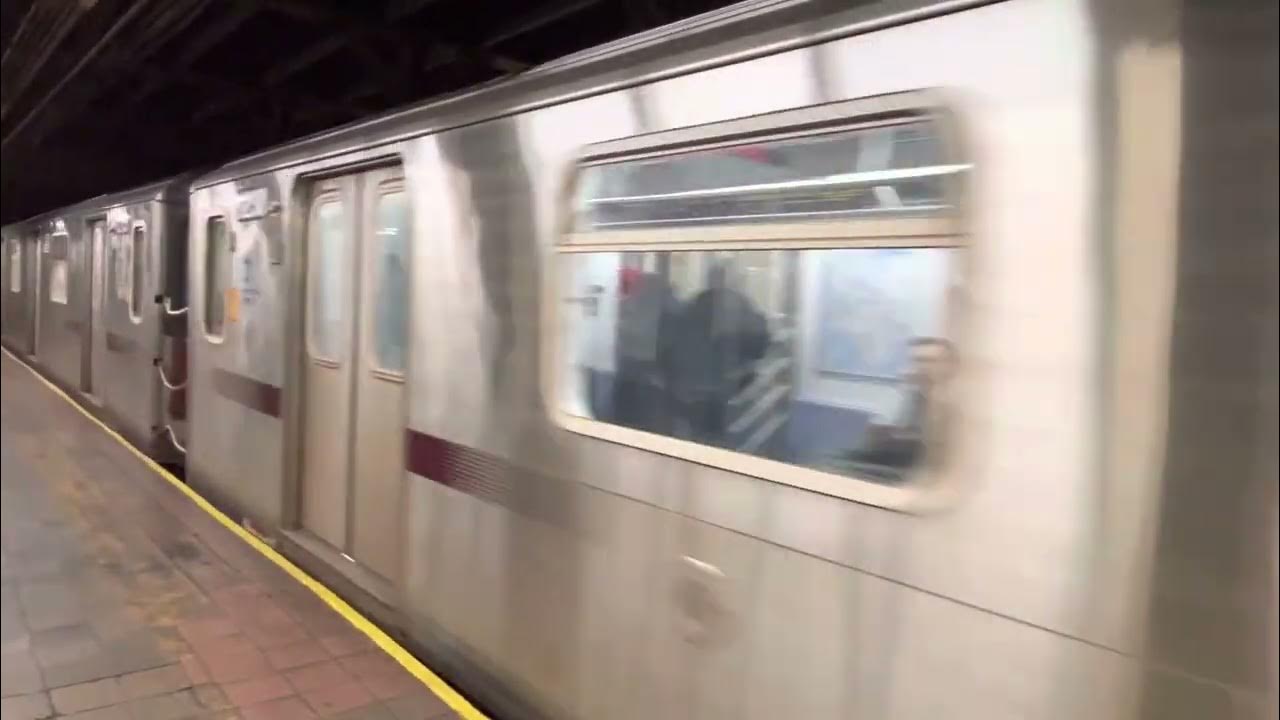 R142 4 train arrives at Borough Hall - YouTube