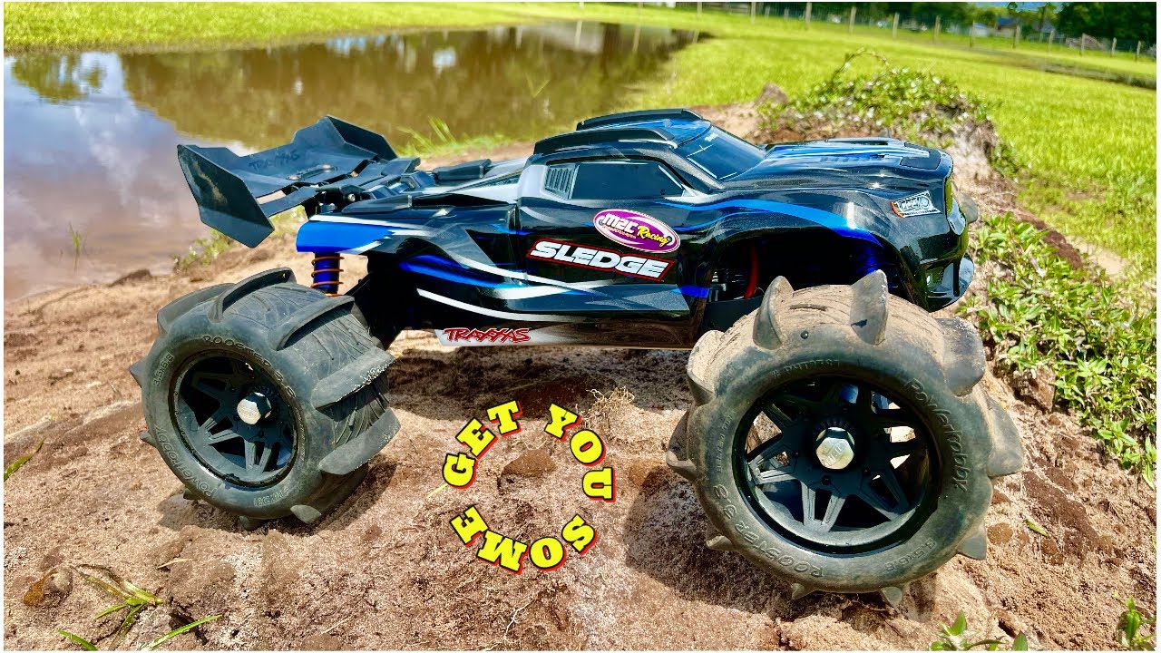 Traxxas Sledge 🙈WATER OVERLOAD😱 Mud Bogging And Hydroplaning - YouTube