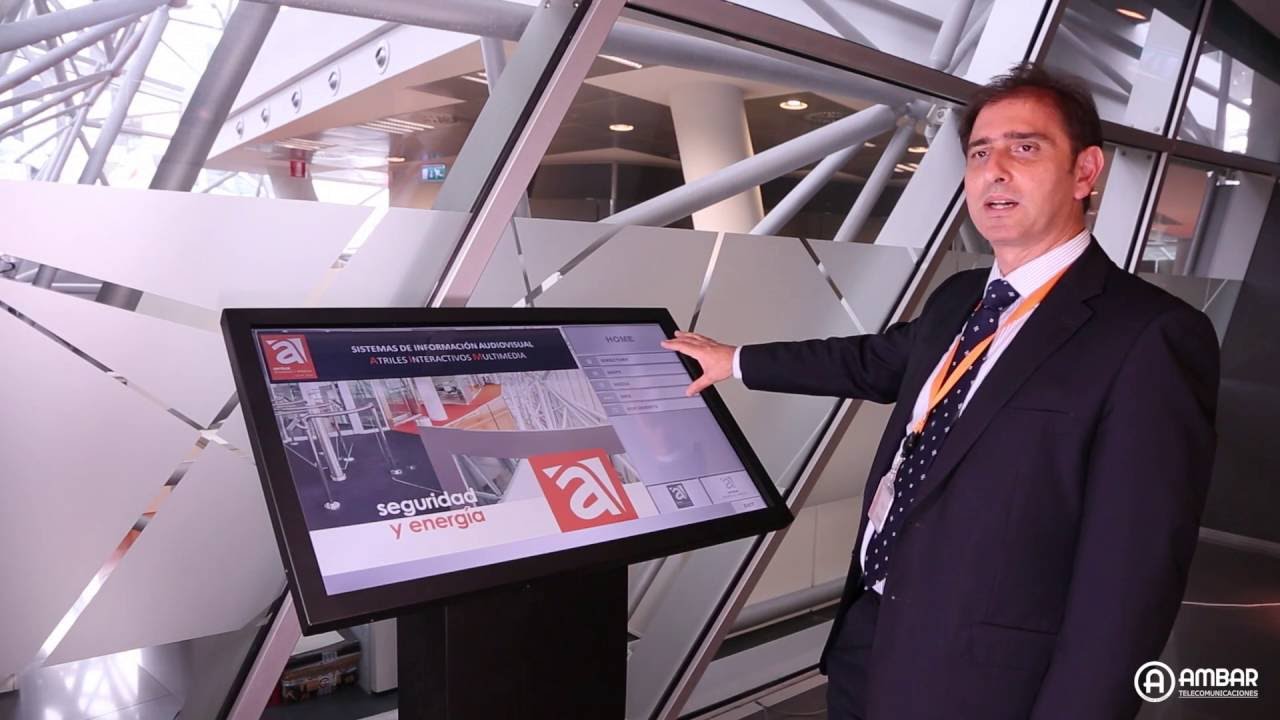 Demo: Atril Interactivo Multimedia, la solución táctil para halls de edificios - YouTube