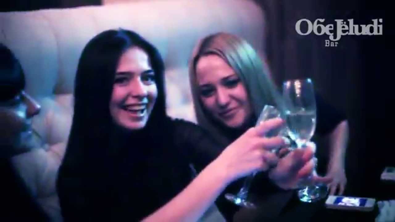 девушки в клубе модная молодежь отдыхает Youtube