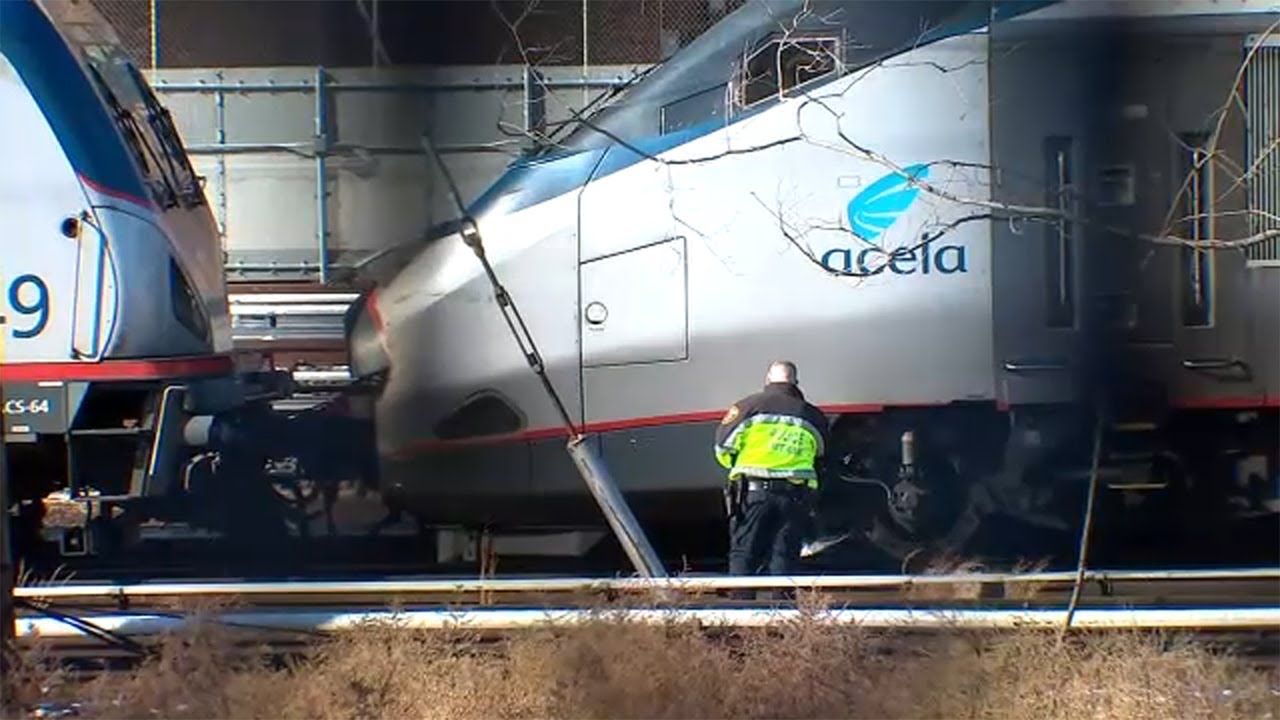 More than 100 trapped for 7 hours on stalled Amtrak train in Queens ...