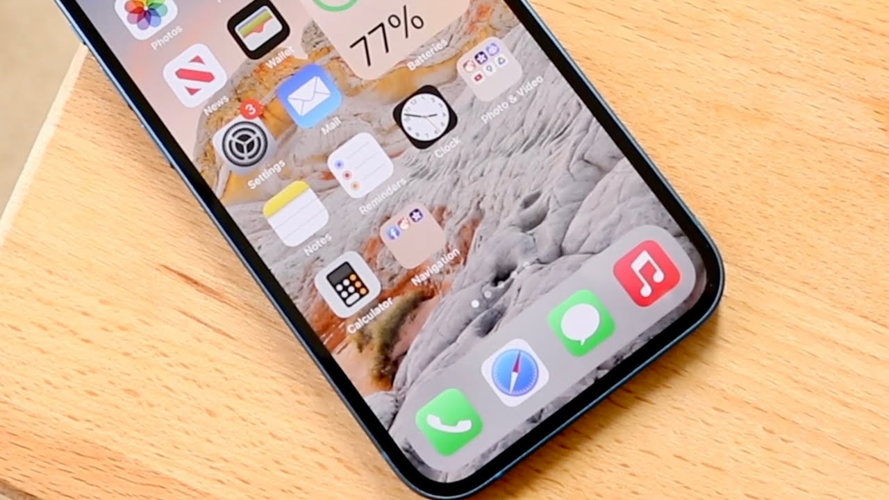 Our iPhone Is Boring & Apple Is Happy - YouTube