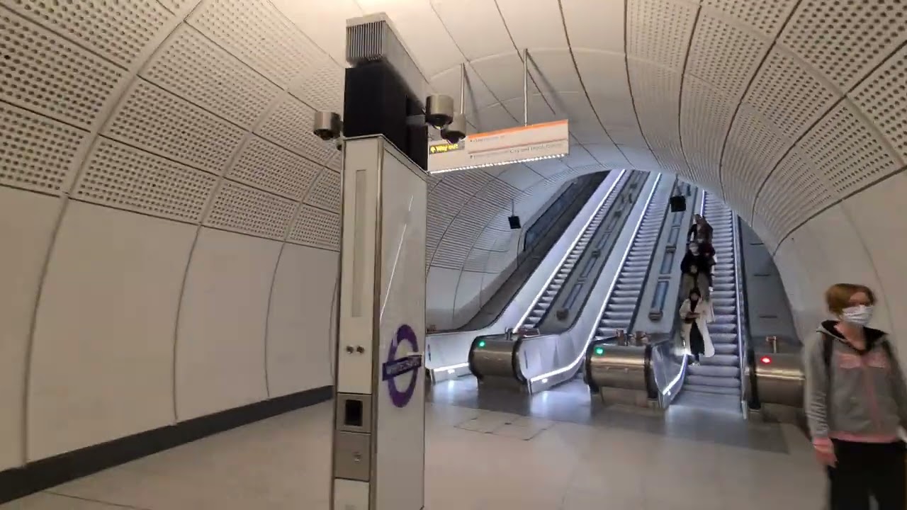 Elizabeth line Access From The District and Hammersmith & City Lines ...