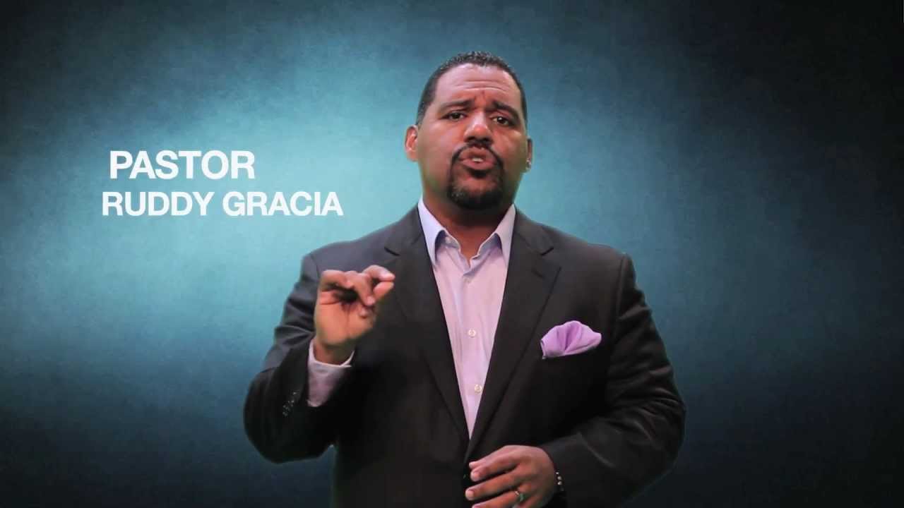 Pastor Ruddy Gracia - Saludos Jovenes - YouTube