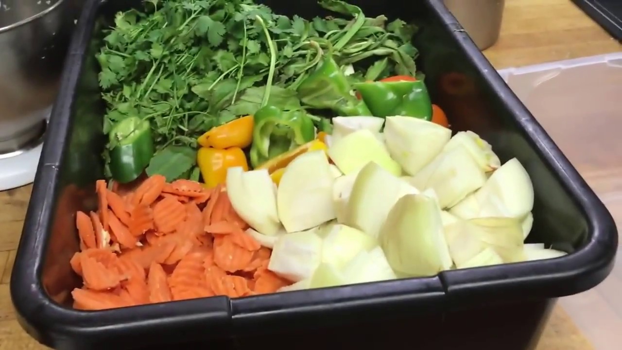 Haciendo Sofrito con la Guayadora de Verduras - YouTube