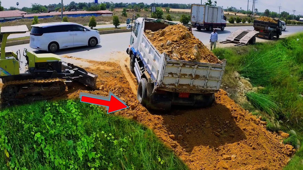 Scary Machine Dump Truck Processing!! Transforming a Landfill Dumping ...