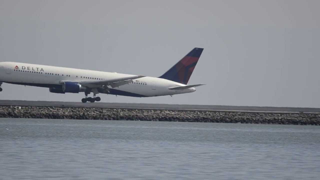 Delta 767 landing at SFO - YouTube