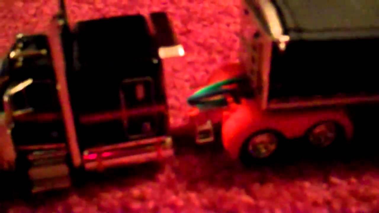 DCP Peterbilt 379 & Hopper Bottom Trailer - YouTube