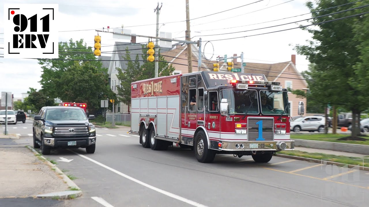 Manchester Fire Truck and AMR Responding | Rescue 1 - YouTube