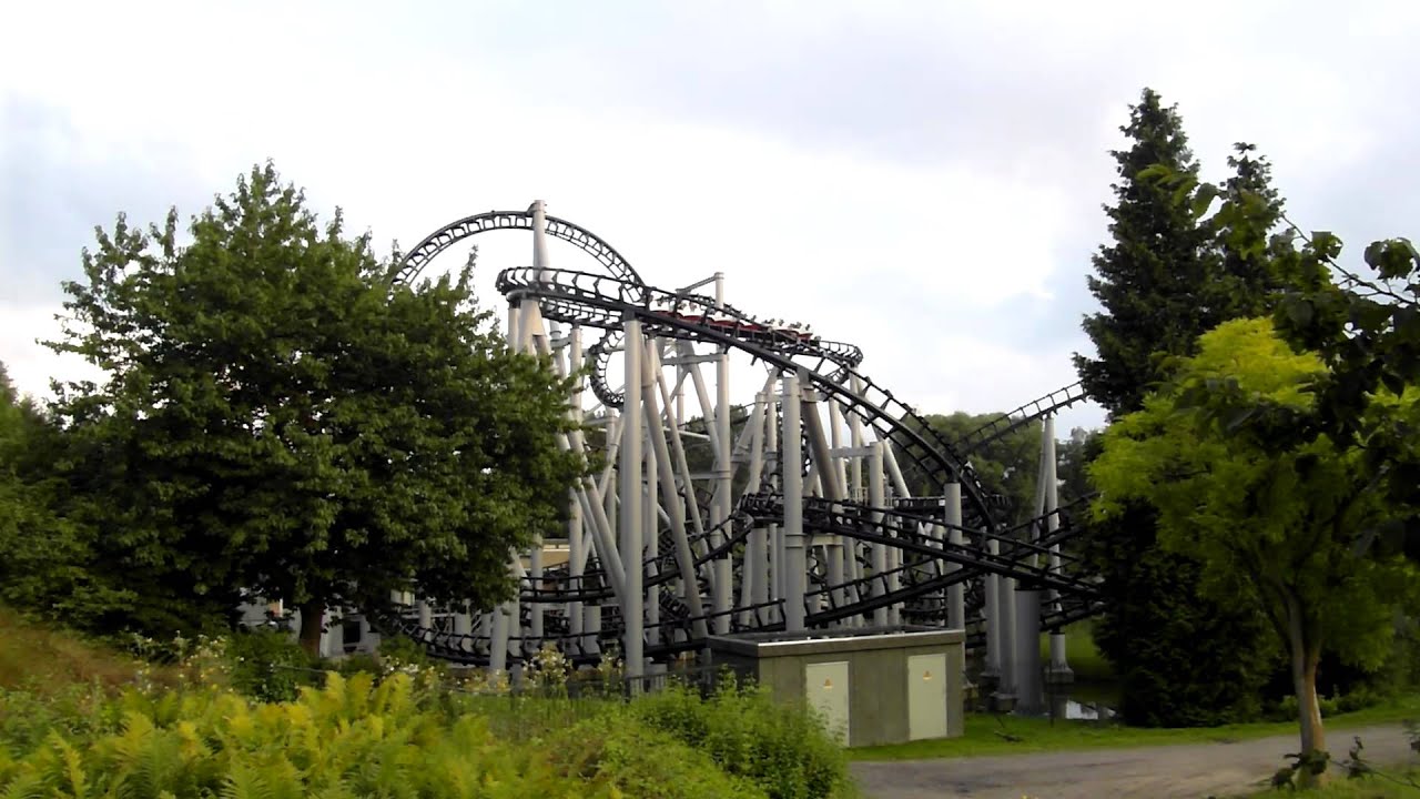 walibi holland achtbaan de express een kluwen van railsen - YouTube