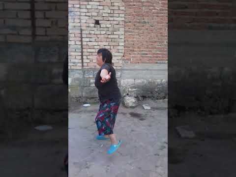Така се играе  кючек  в село Бутан