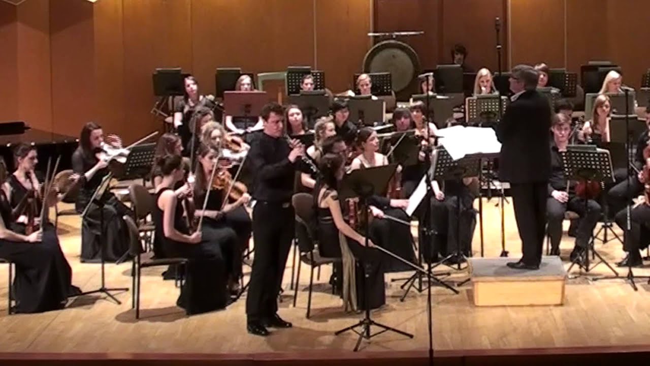 Mozart Oboe Concerto KV 314 mov 3 - YouTube