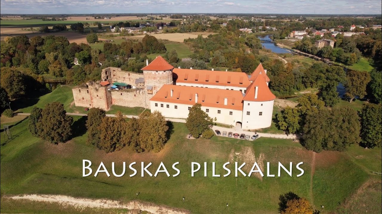 Skats no augšas: Bauskas pilskalns - YouTube