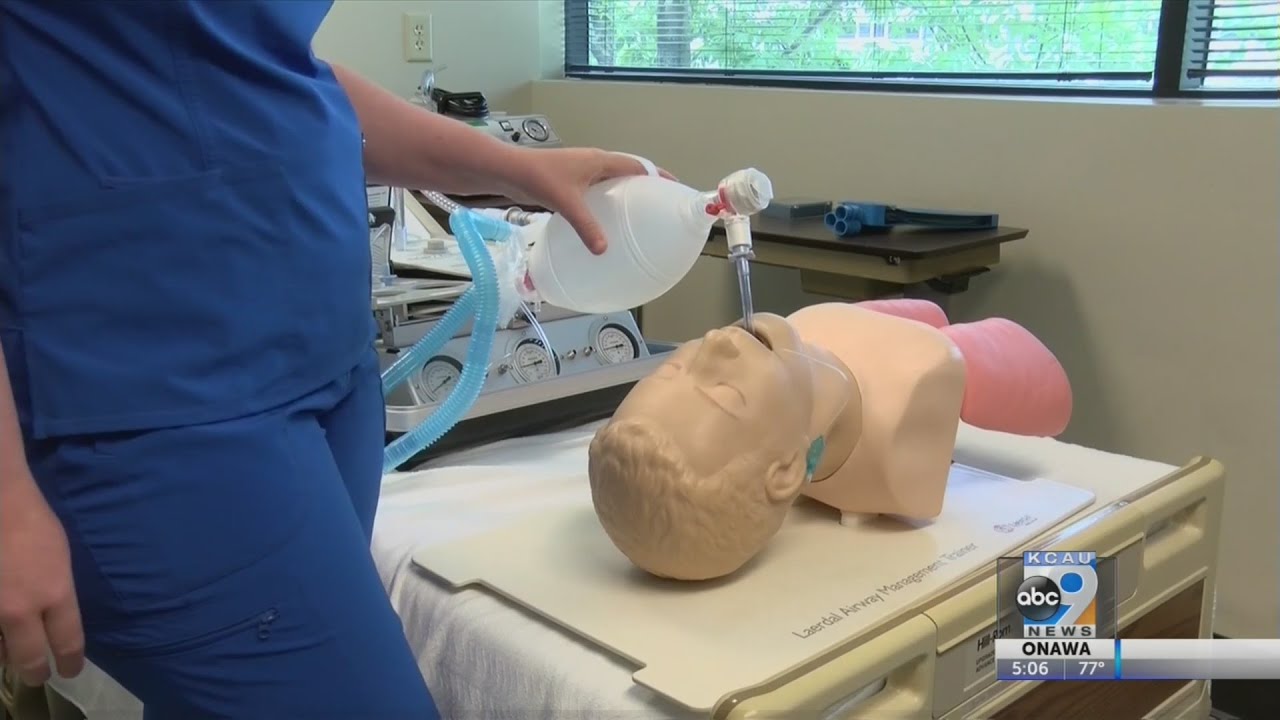 Respiratory Therapy Students Learn Respirator - YouTube
