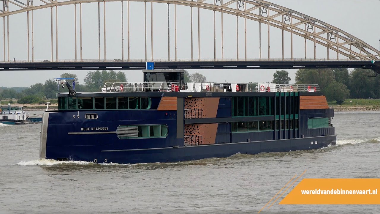 Partycruiser Blue Rhapsody op rivier Waal bij Nijmegen | Binnenvaart ...