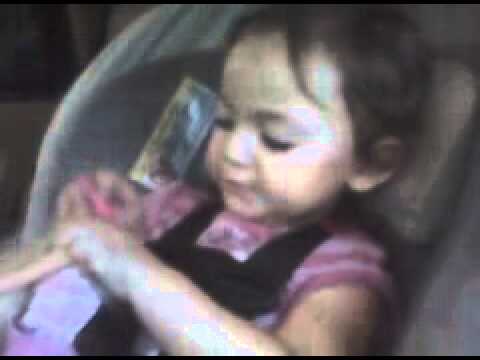 Cute baby singing Pin Pon spanish nursery rhyme niña cantando PinPon ...