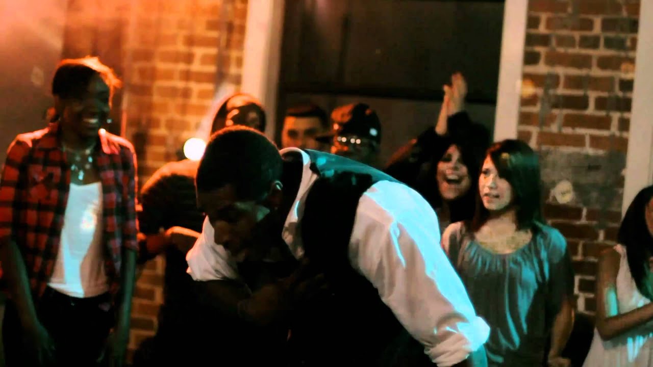 Group 1 Crew - Live It Up (Official Video) - YouTube