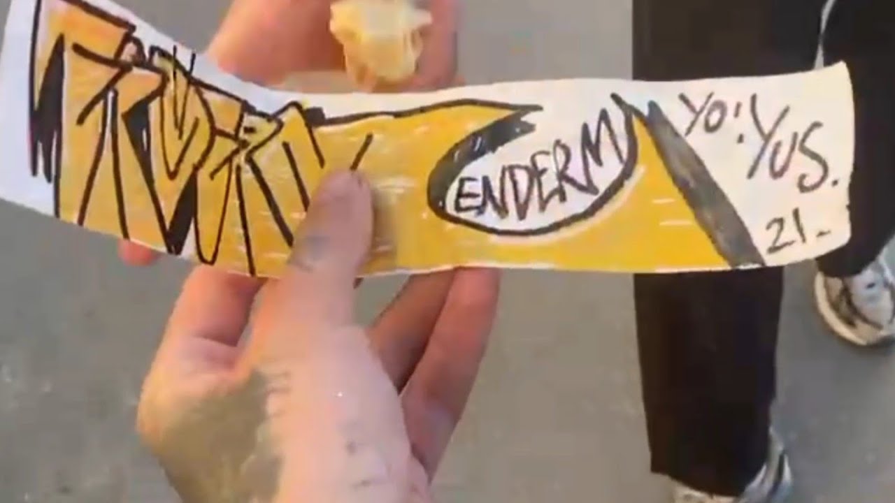 morning bomb. Graffiti bombing and tagging - YouTube