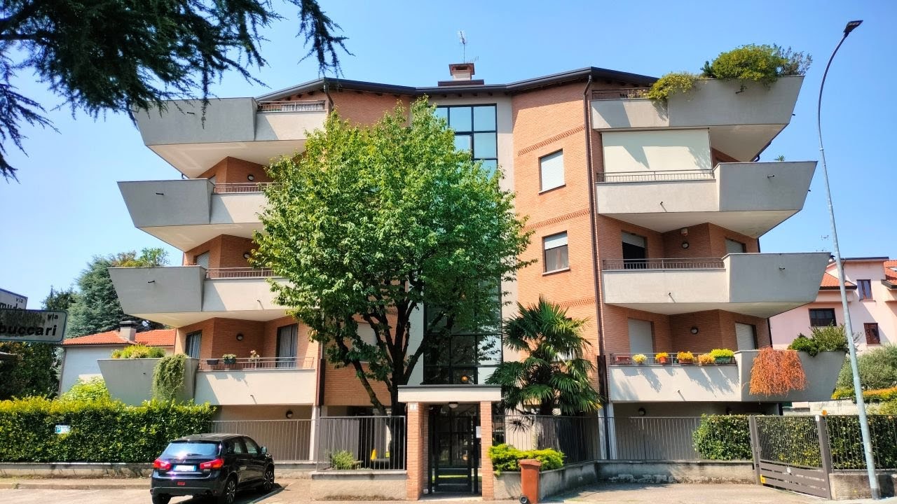 3 Locali Legnano San Martino Affittasi - YouTube