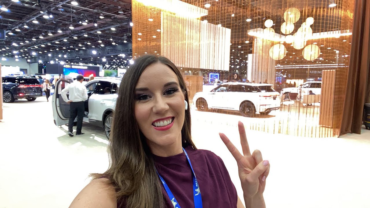 Live Walk Around of the 2022 North American International Auto Show in Detroit! - YouTube