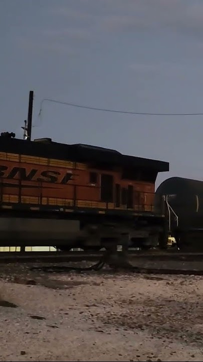 BNSF #6102 EOT DPU - YouTube