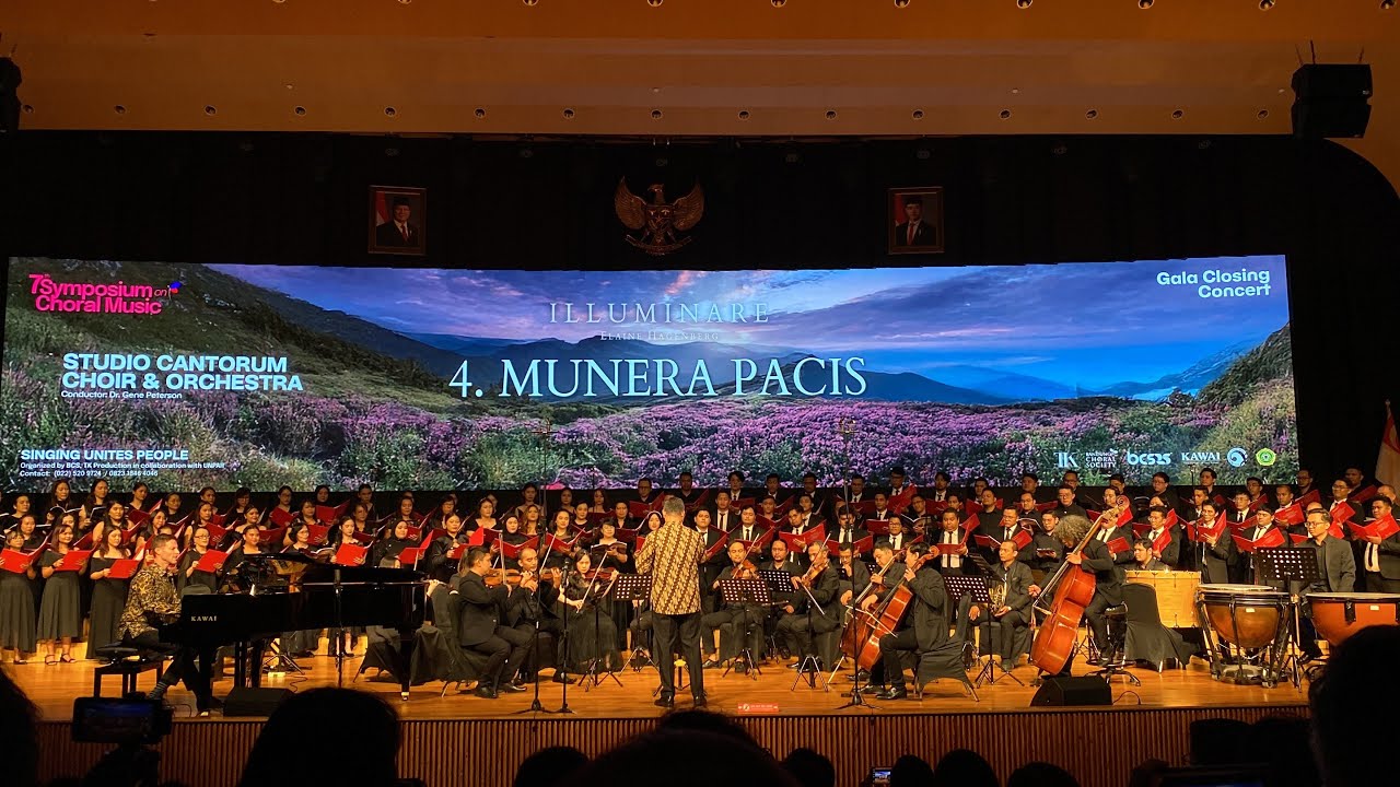 ILLUMINARE - MUNERA PACIR , Arr.Elaine Hagenberg - YouTube