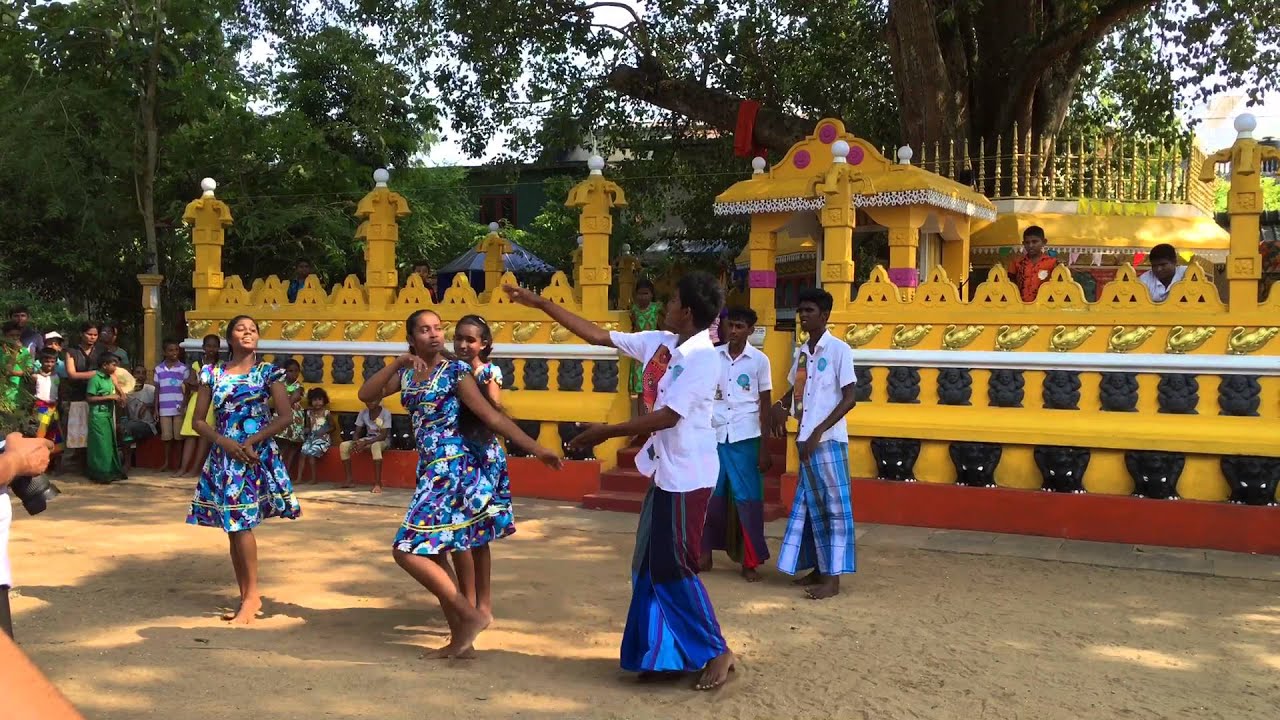 Ra ra ra bombiye dance in selarathana dhamma school - YouTube