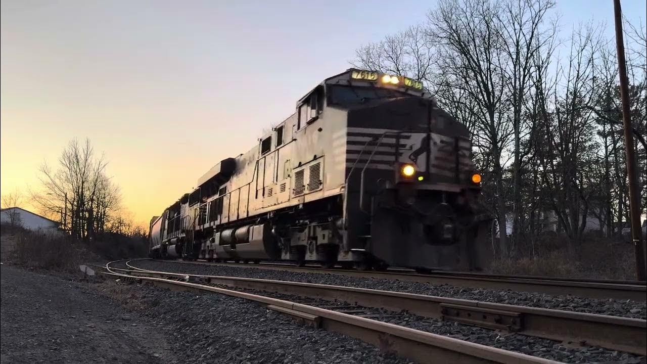 NS 7616 ES44DC leads NS K7Z with a GP38-3 trailing at Piscataway - YouTube