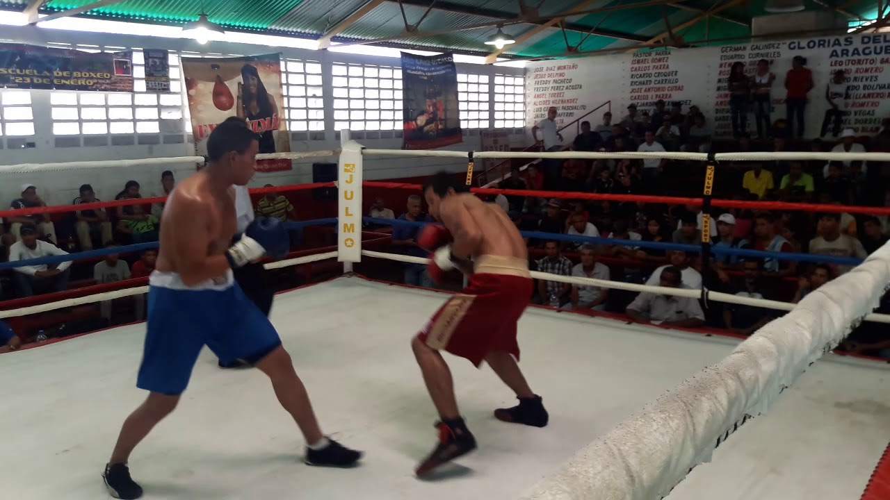 Johan "The Chelo Manotas" González vs Jesús García - YouTube
