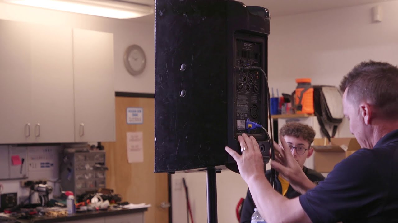 DJ Setup How we setup our DJ system - YouTube