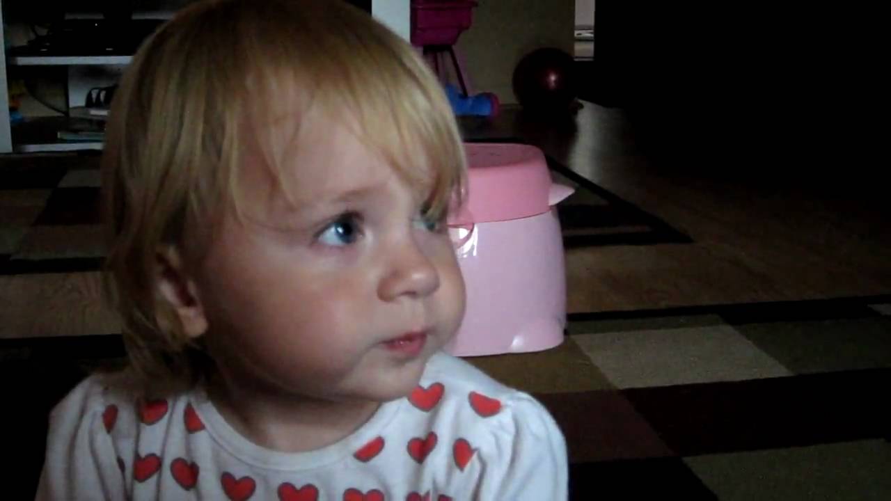 Eisley's Red Robin Jingle. - YouTube