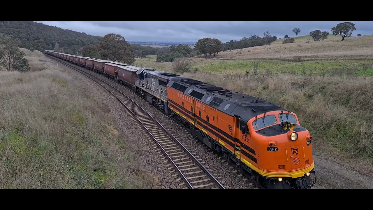 3948 Through Cullerin With CLF2 Leading - YouTube