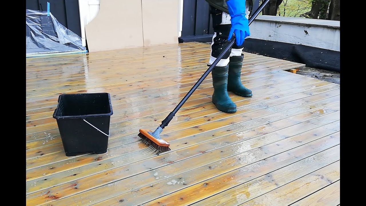 Ny farge på terrassen fjern gammel beis - YouTube