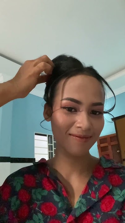 Make up for the wedding #cambodia #kaknika - YouTube