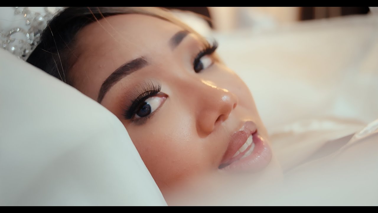 Wendy Cathalina - Vonona ft. DJ Natoo (Officiel Clip) - YouTube