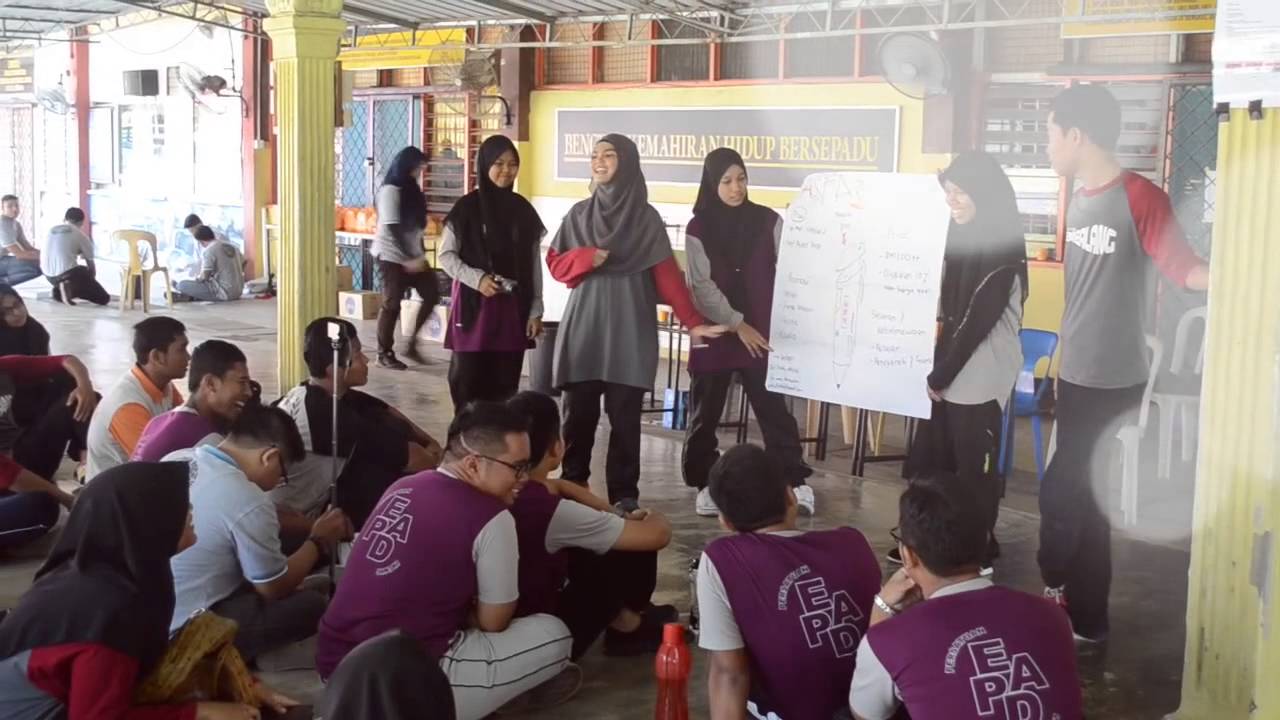 kem keusahawanan smk Datuk Menteri Ayer Hitam - YouTube