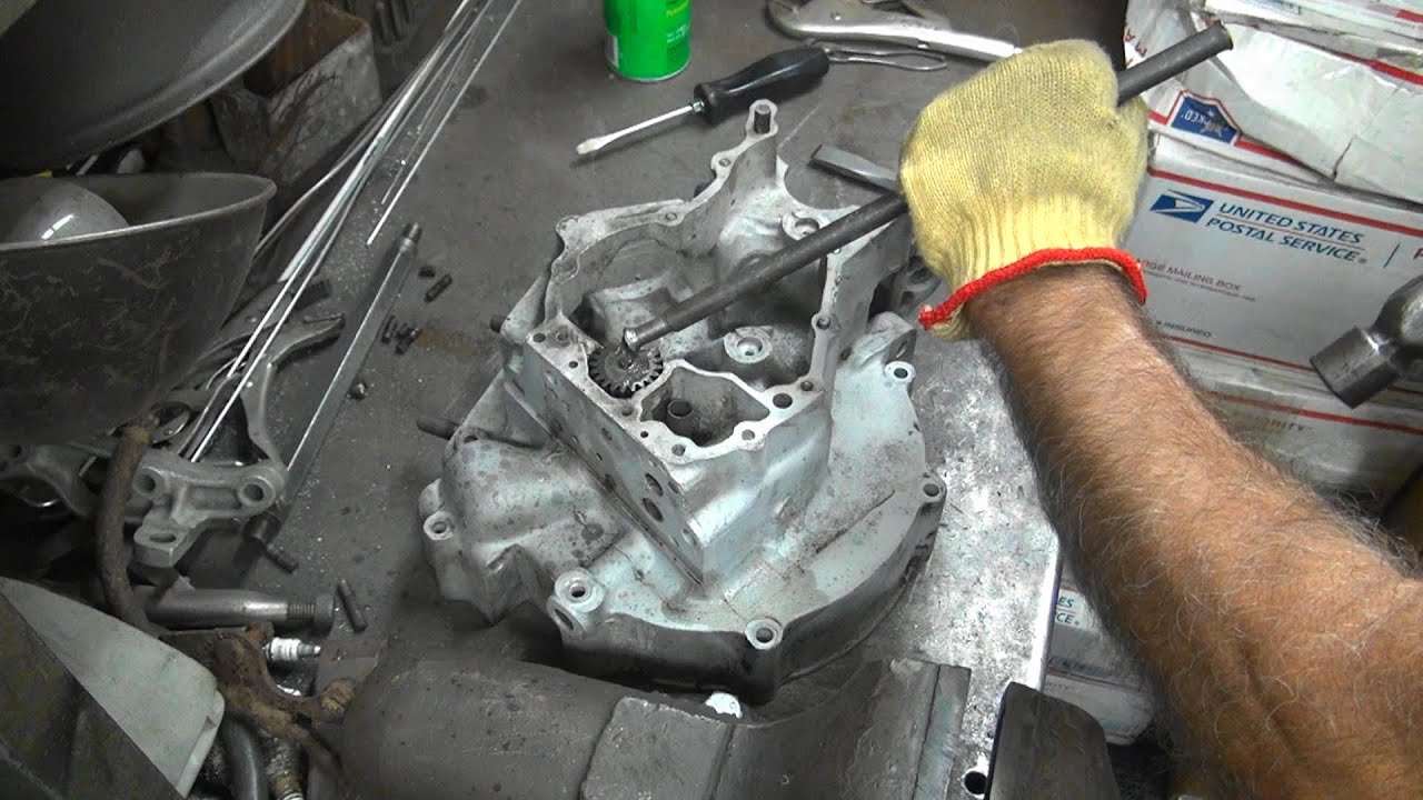 #168-B How To Do It remove rusty breather distributor panhead ...