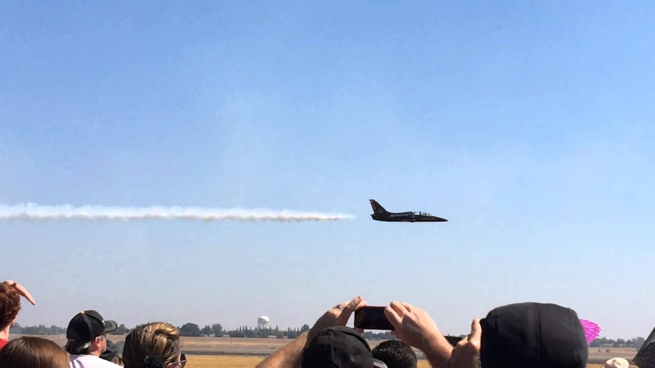 Patriots flying at each other - YouTube