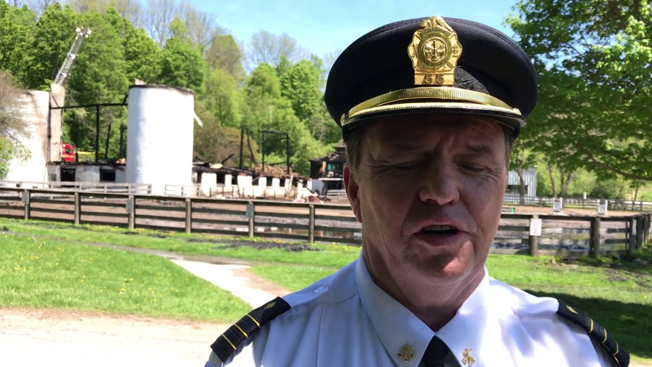 Toronto Fire Services platoon chief updates media after Leaside stable ...