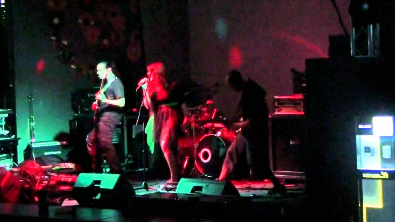 Fluxious 5 (Reaching Nowhere).avi - YouTube