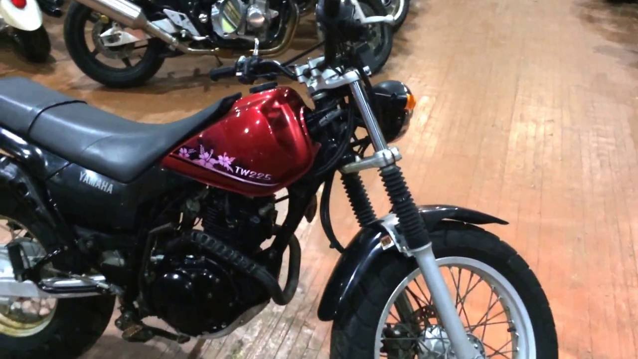 Yamaha TW225 - YouTube