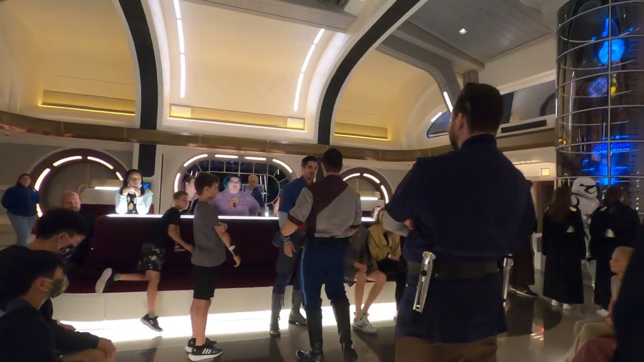 Star Wars: Galactic Starcruiser, Halcyon Atrium, Raithe Kole and the ...