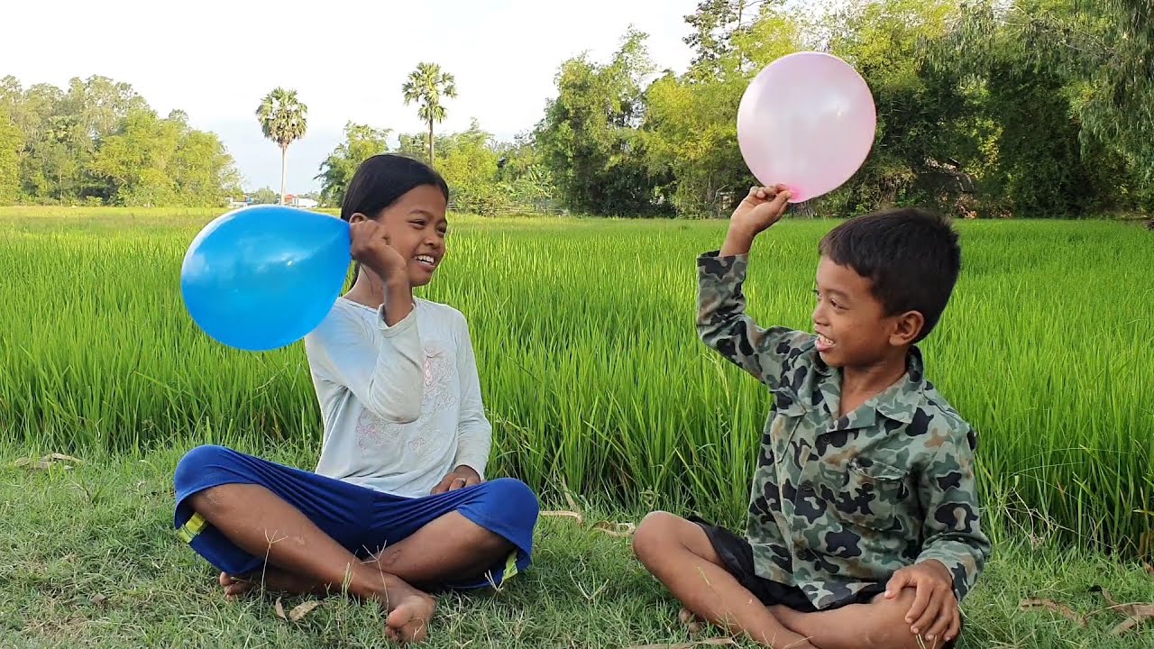 outdoor fun with flower Balloon and learn colours for kids, popping ...