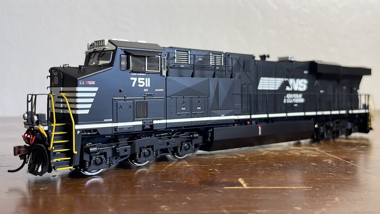 NS ES40DC (Athearn Genesis) Review - YouTube