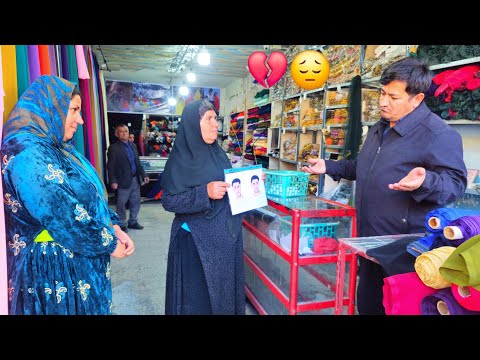 Evsiz Anne Kayıp Oğlunun Fotoğrafını Gösterdi… Ama Kimse Onu Görmedi!