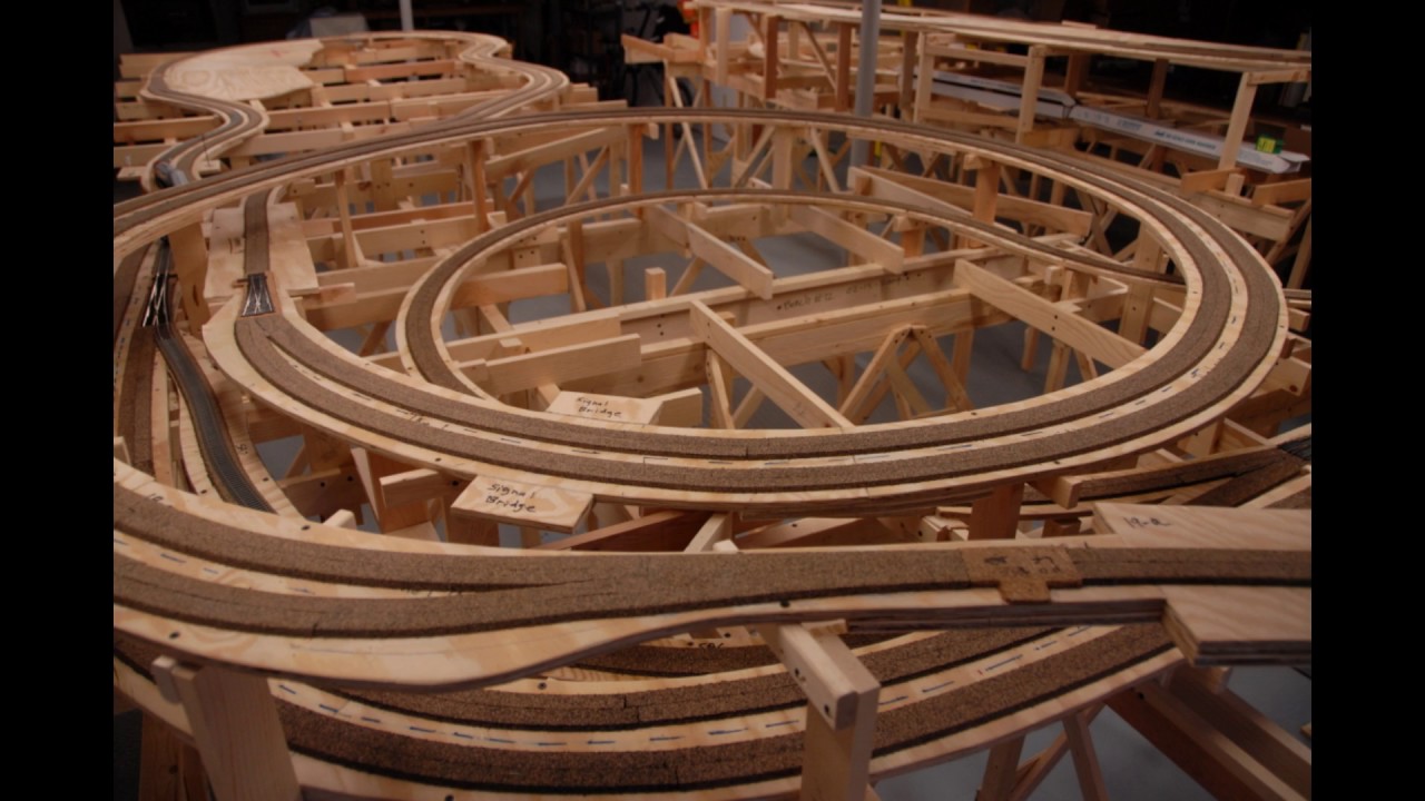 HO Tehachapi Loop Construction Part 1 - YouTube