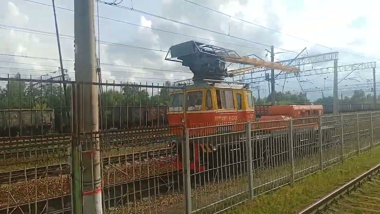 Приветливый мотовоз МПТ4 1243 и радуга на небе - YouTube