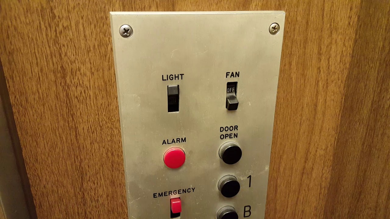 INCREDIBLE Lamps/Dover Hydraulic Elevator @ Mendelssohn Performing Arts ...