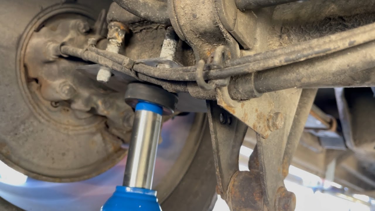 Safer way to jack your crafter/sprinter - YouTube