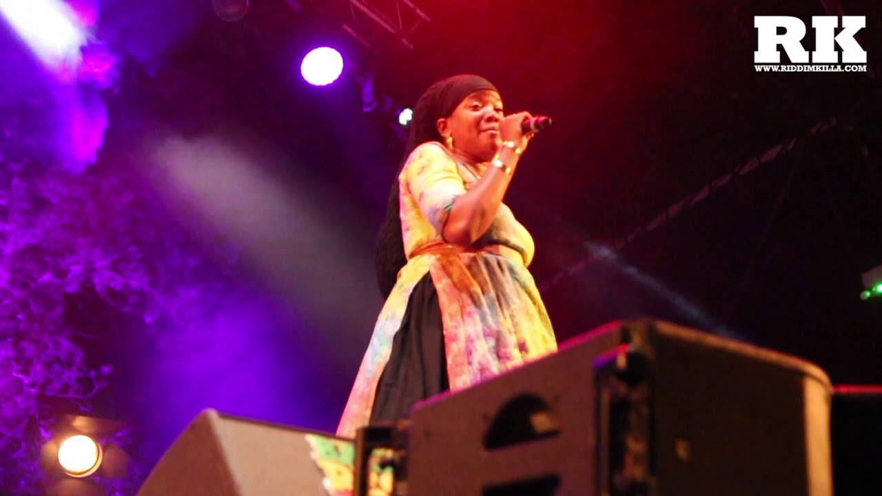 Dezarie - Strengthen Your Mind [LIVE] Bagnols Reggae Festival (France ...